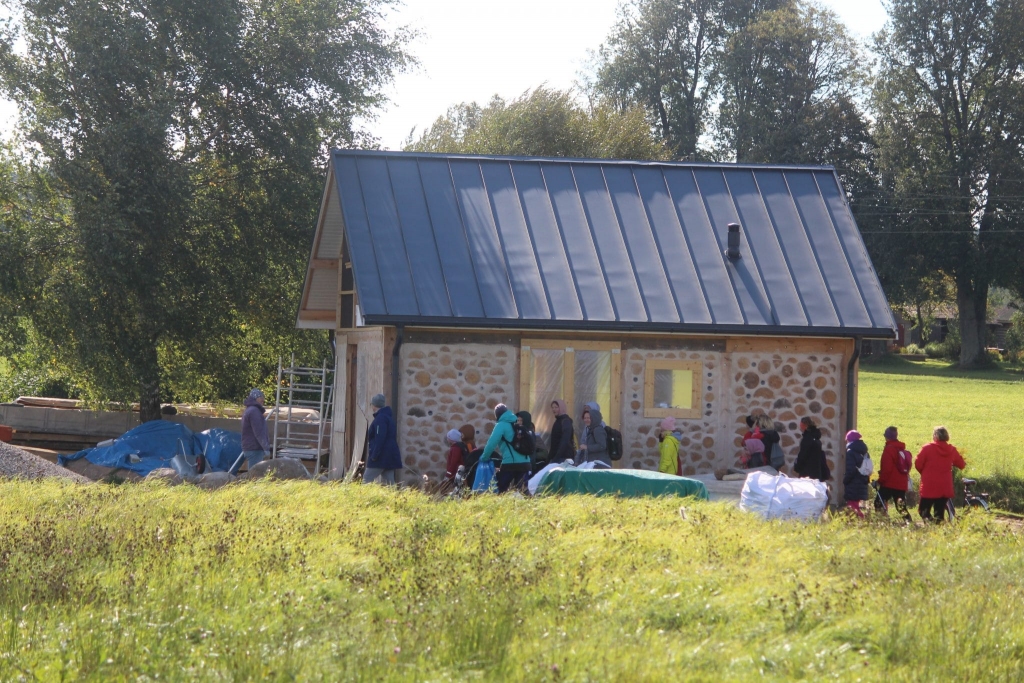 Aizvadīti pārgājieni “Apes četras debess puses” - ZiemelLatvija.lv
