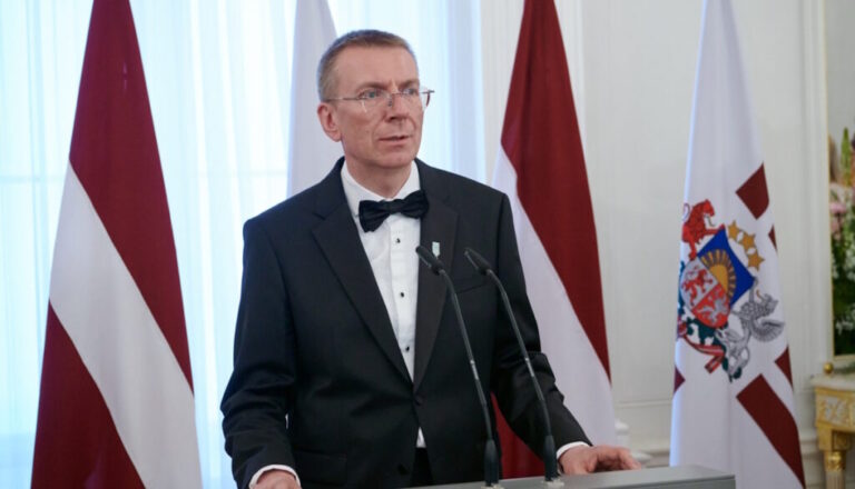 Amatā stājies jaunais Valsts prezidents Edgars Rinkēvičs - ZiemelLatvija.lv