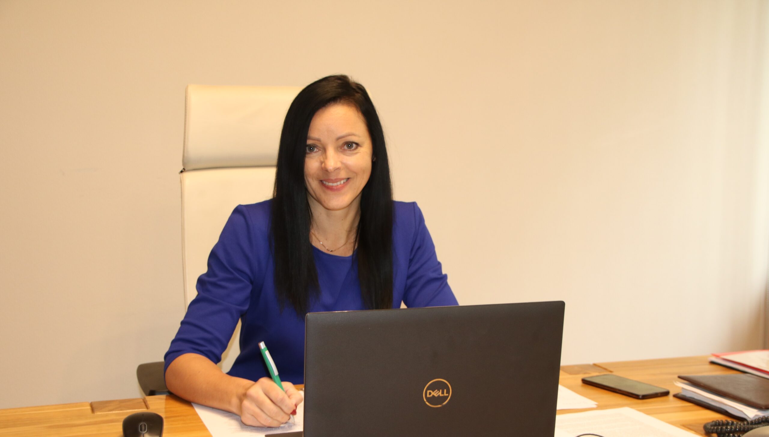 Valkas novada pašvaldībā nākamgad visiem būs stingrāk jāpievelk jostas ...