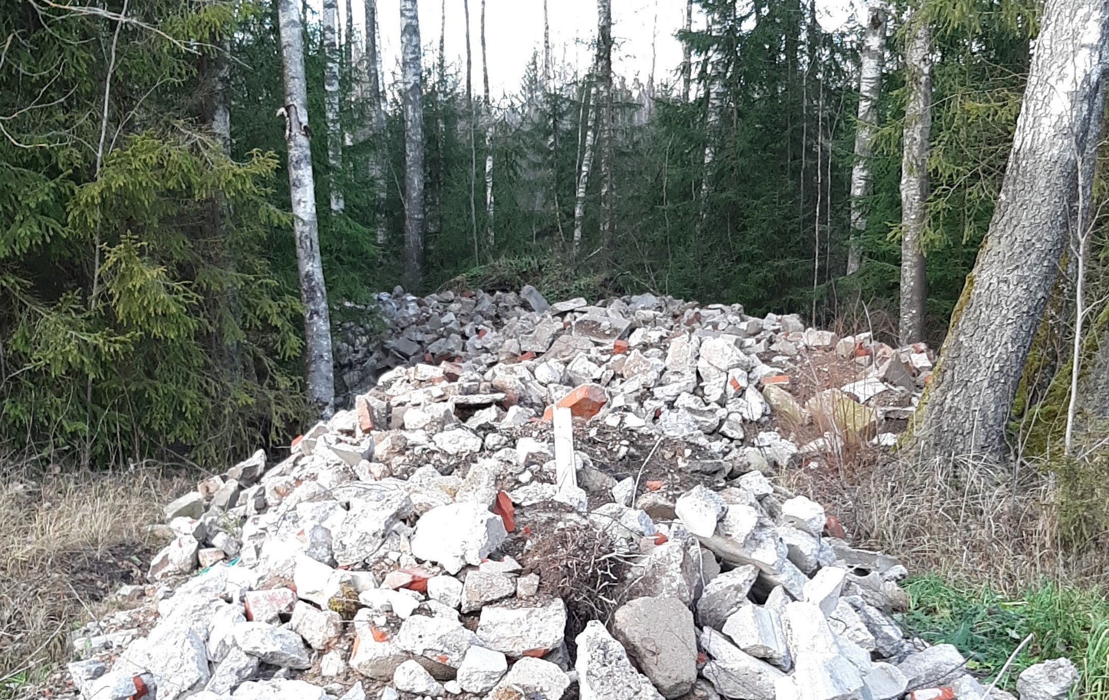 Ar sabiedrības iesaisti VVD turpina atklāt nelikumīgas būvniecības ...